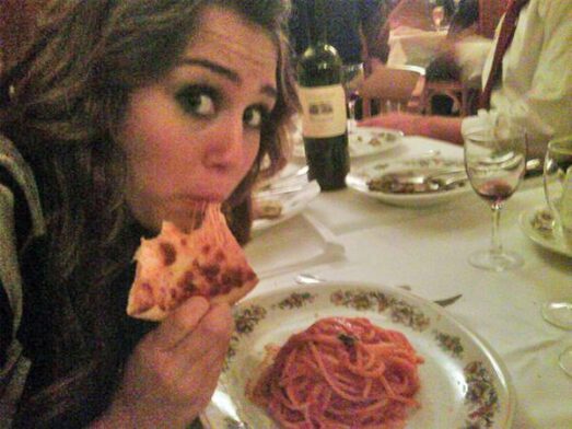 Musicians Eating Pizza - Riot Fest