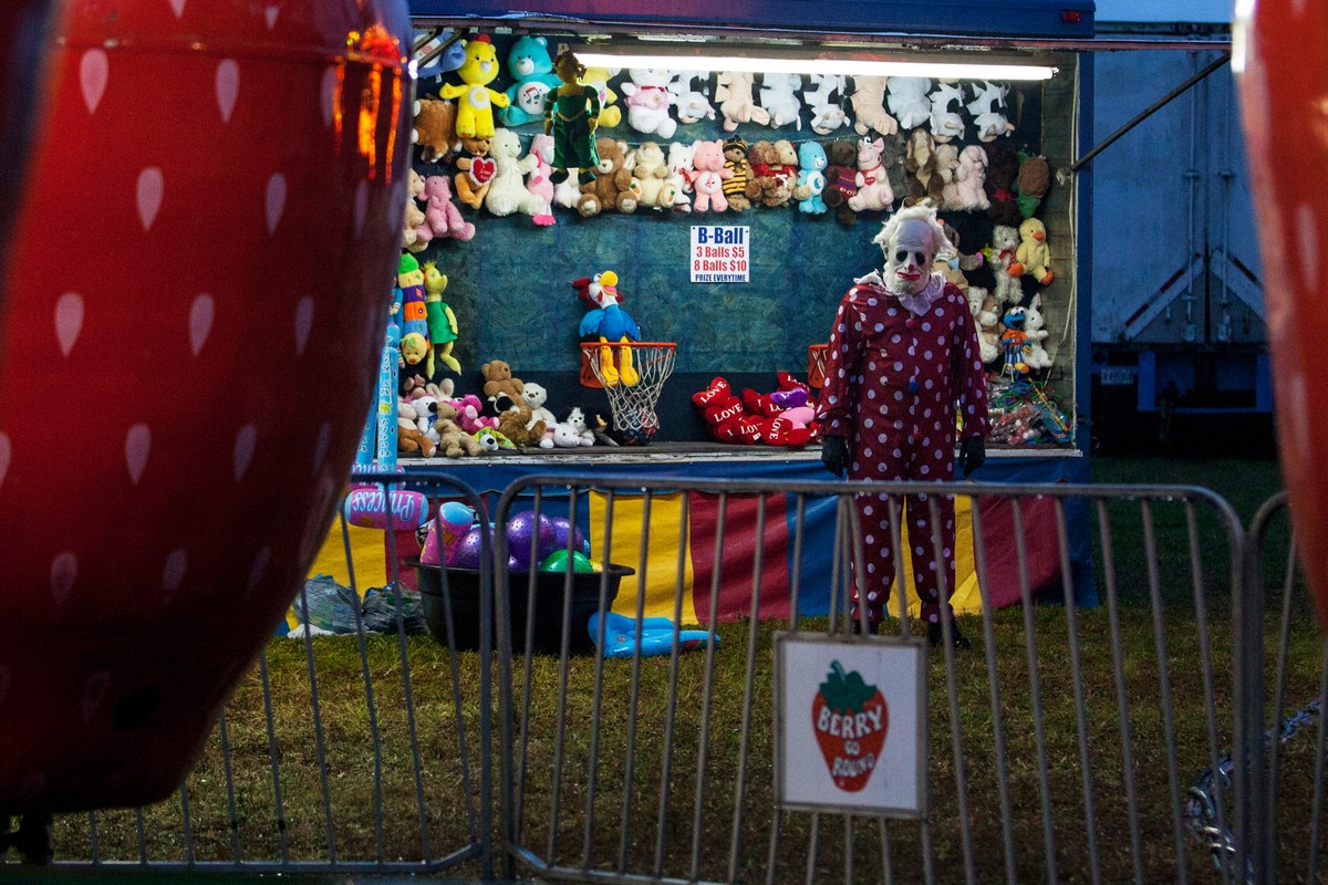 24 Clowns That Are Definitely Not Hiding In The Woods Behind Your House ...