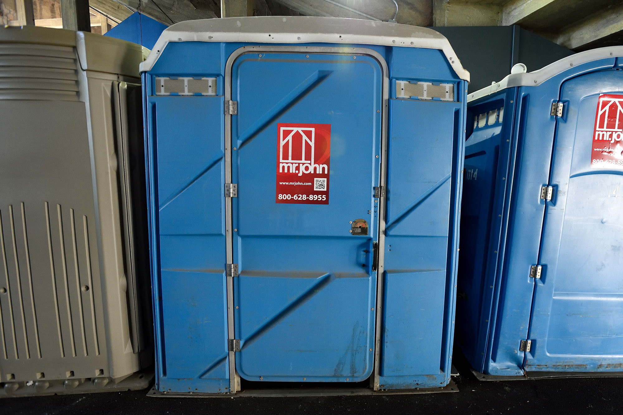 7 of the Most Unforgettable Toilets In Punk Rock - Riot Fest