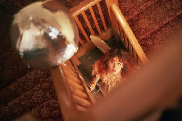 Premiere: Pansy’s “Trash” is a Striking Portrait of Discontent